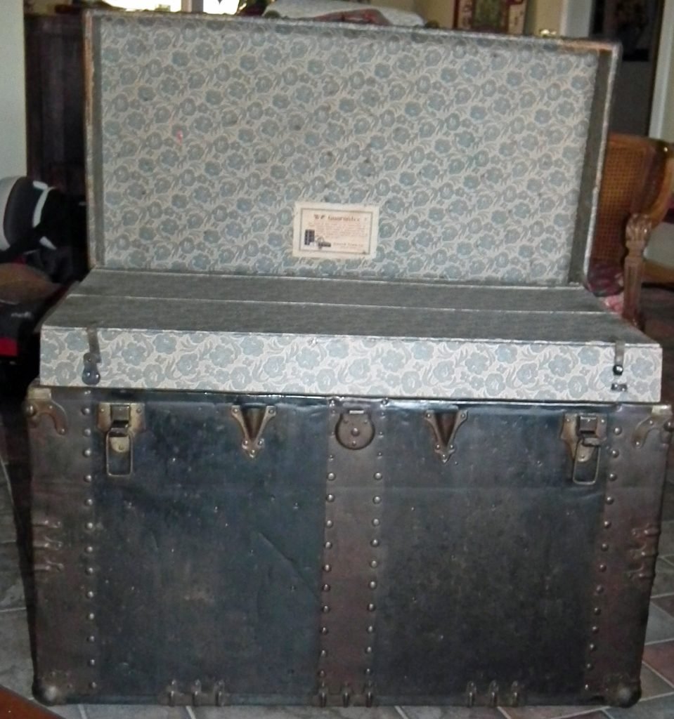 Courier Nurse Trunk - Crozier Mania